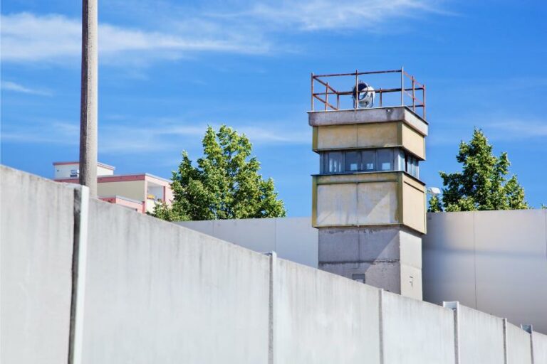 Berlin Travel Guide - Top 15 Things to See and Do